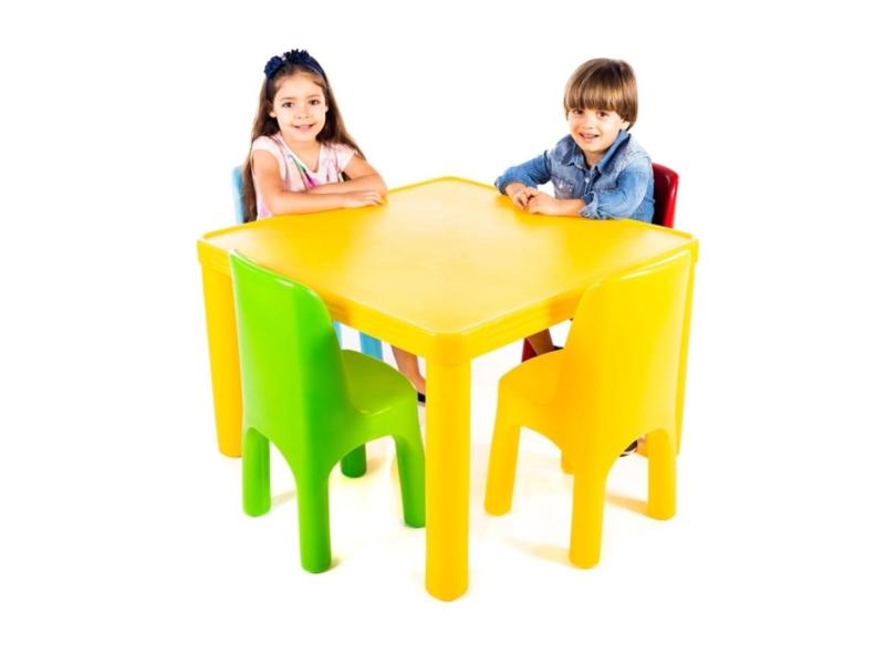 Mesinha Infantil Divertida Com 4 Cadeirinhas Coloridas em Promoção é no ...
