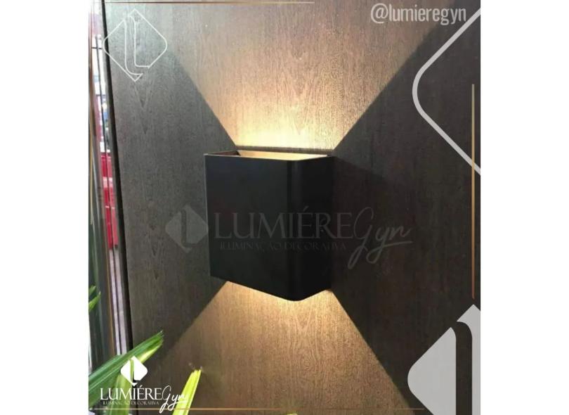 Arandela Led Elegance Quadrado Ip65 3000K Quente 3W Bivolt 12X12x5cm ...